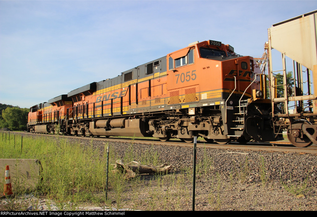 BNSF 7055
